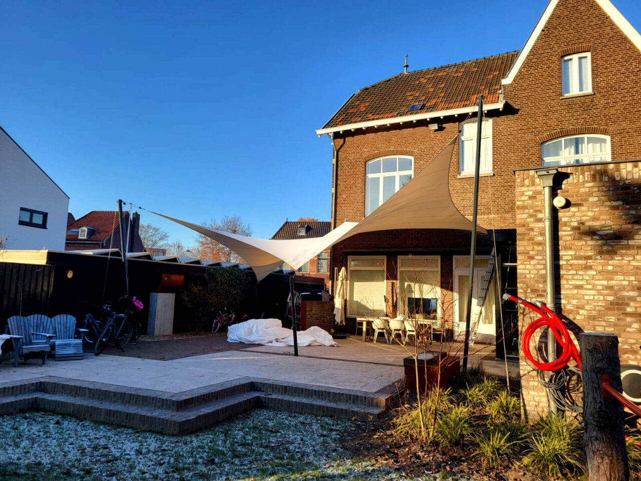 Stijlvolle Oyster terrasoverkapping in Venray - Texstyleroofs ...